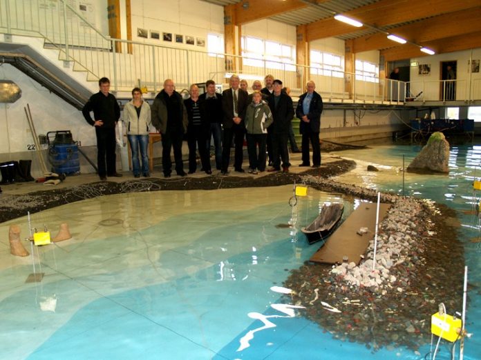 Skoðuðu líkan af stórskipahöfn við Eyjar - Eyjafréttir